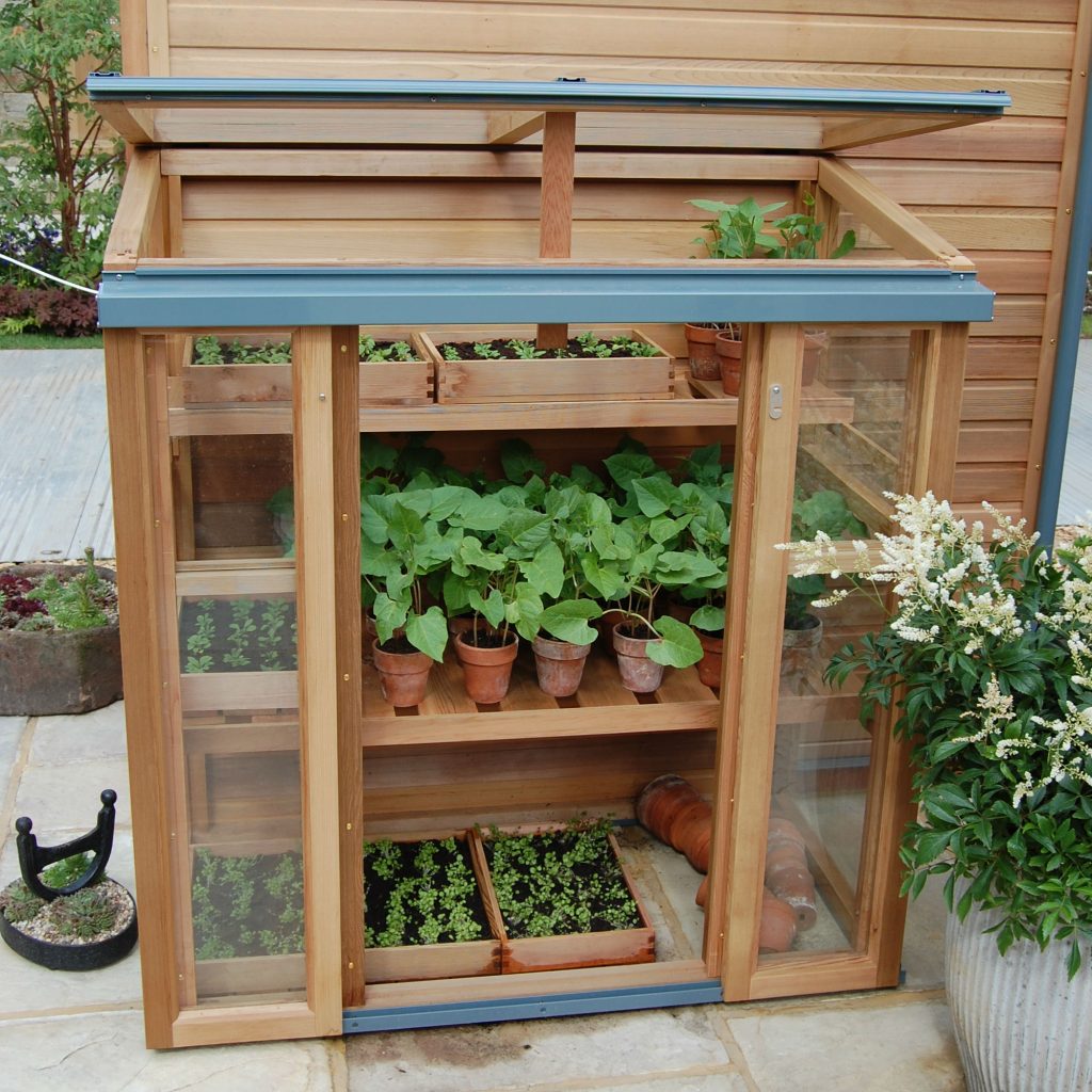 Muurkas New Cedar Garden met veiligheidsglas - Tuinen-shop.nl